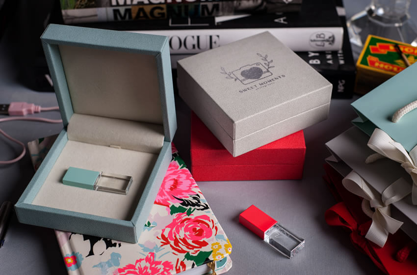Premium Colors USB flash drive presentation boxes for Photographers | 3XM